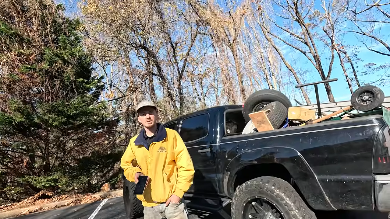 Dude, I’m homeless - he pleads as his trailer gets taken anyway