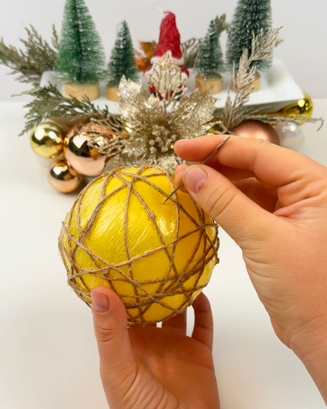 Devuelve la magia navideña con adornos vintage🎄