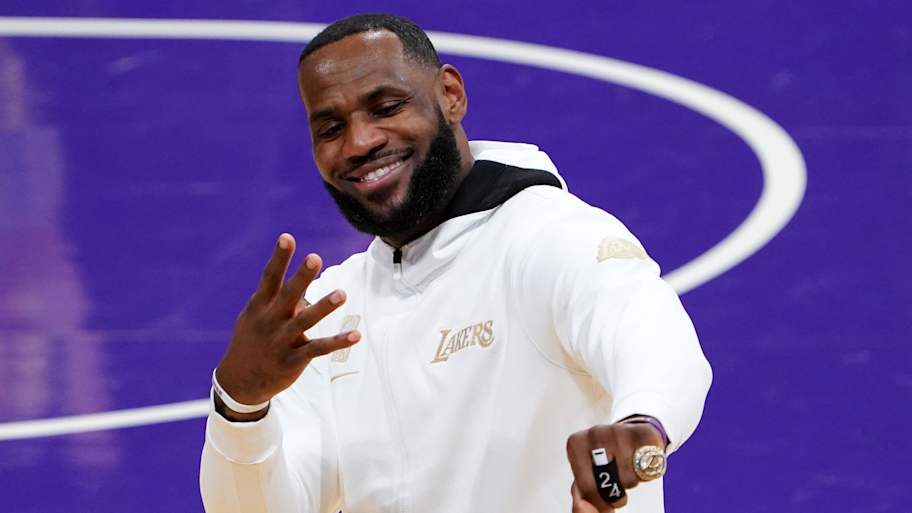 When was the last time the Lakers won a title?