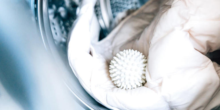 Scientist reveals the fastest way to dry comforters