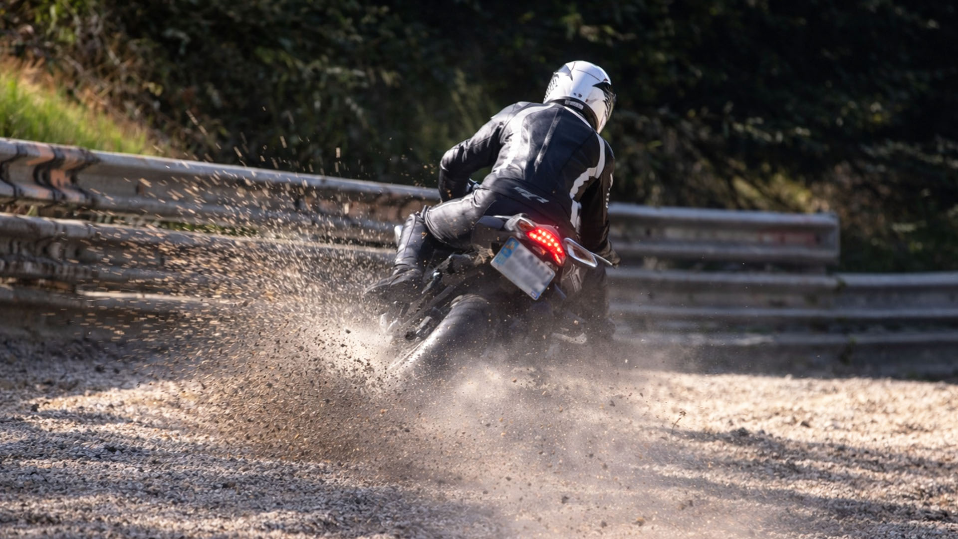 Loss of balance leads to motorcycle fall at Nürburgring track