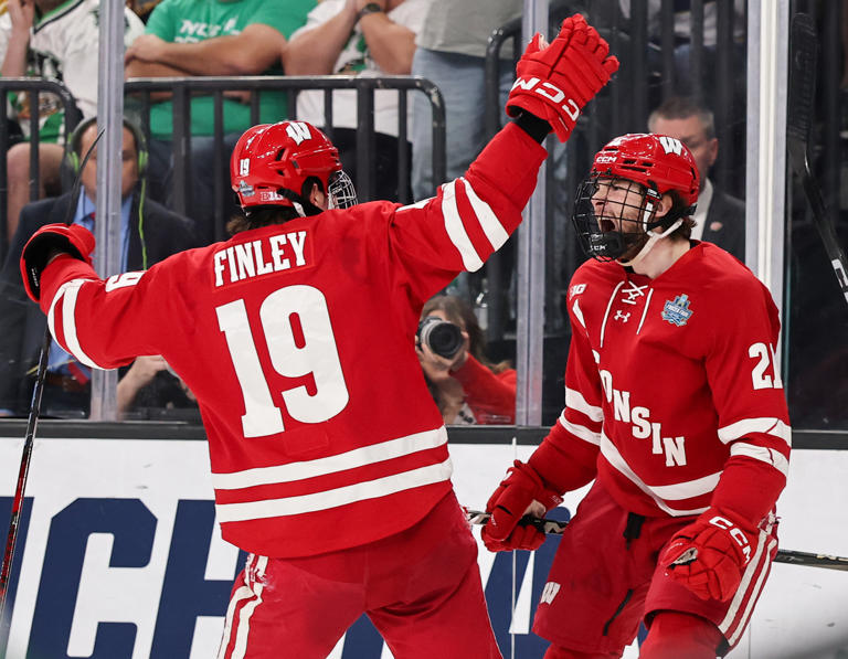 Islanders sign Quinn Finley to two-year ELC
