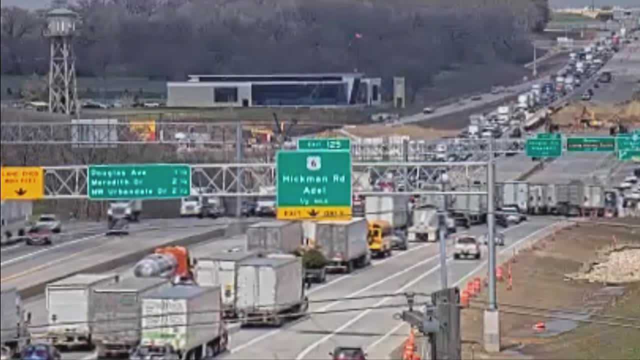 Iowa traffic: Interstate 35/80 faces delays after crash near Clive