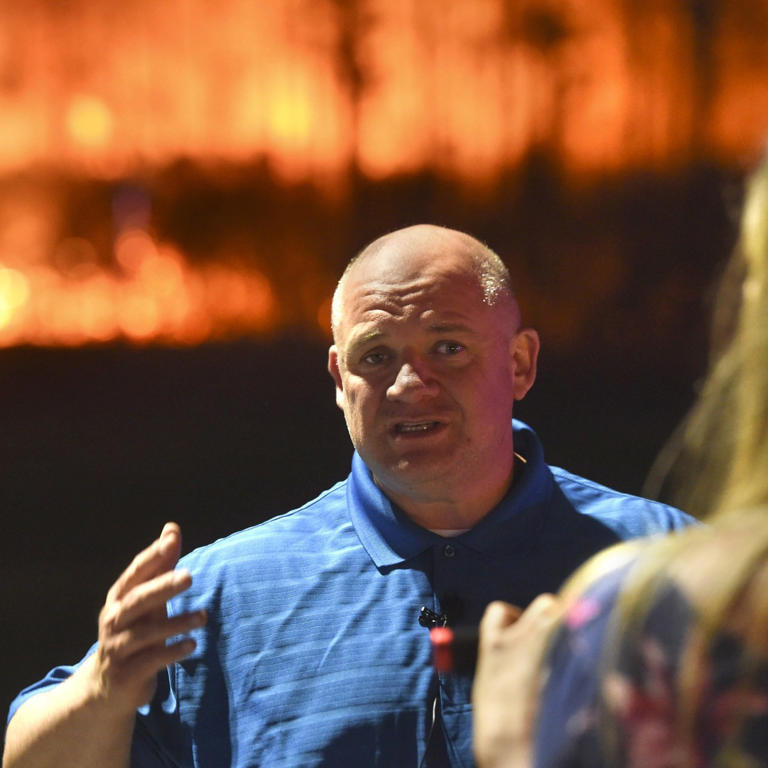 The nation’s emergency cell network failed in emergencies. Lawmakers ...