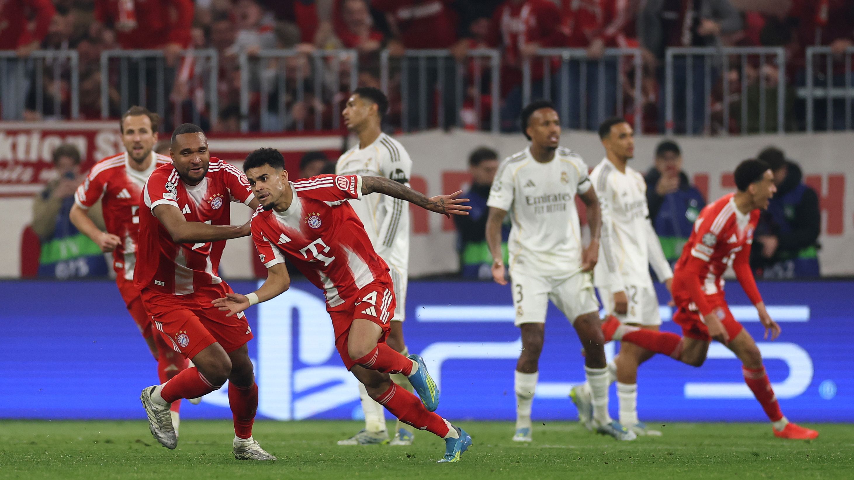 Il Bayern Monaco vince 4-3 e va in semifinale col PSG, rabbia Real ...