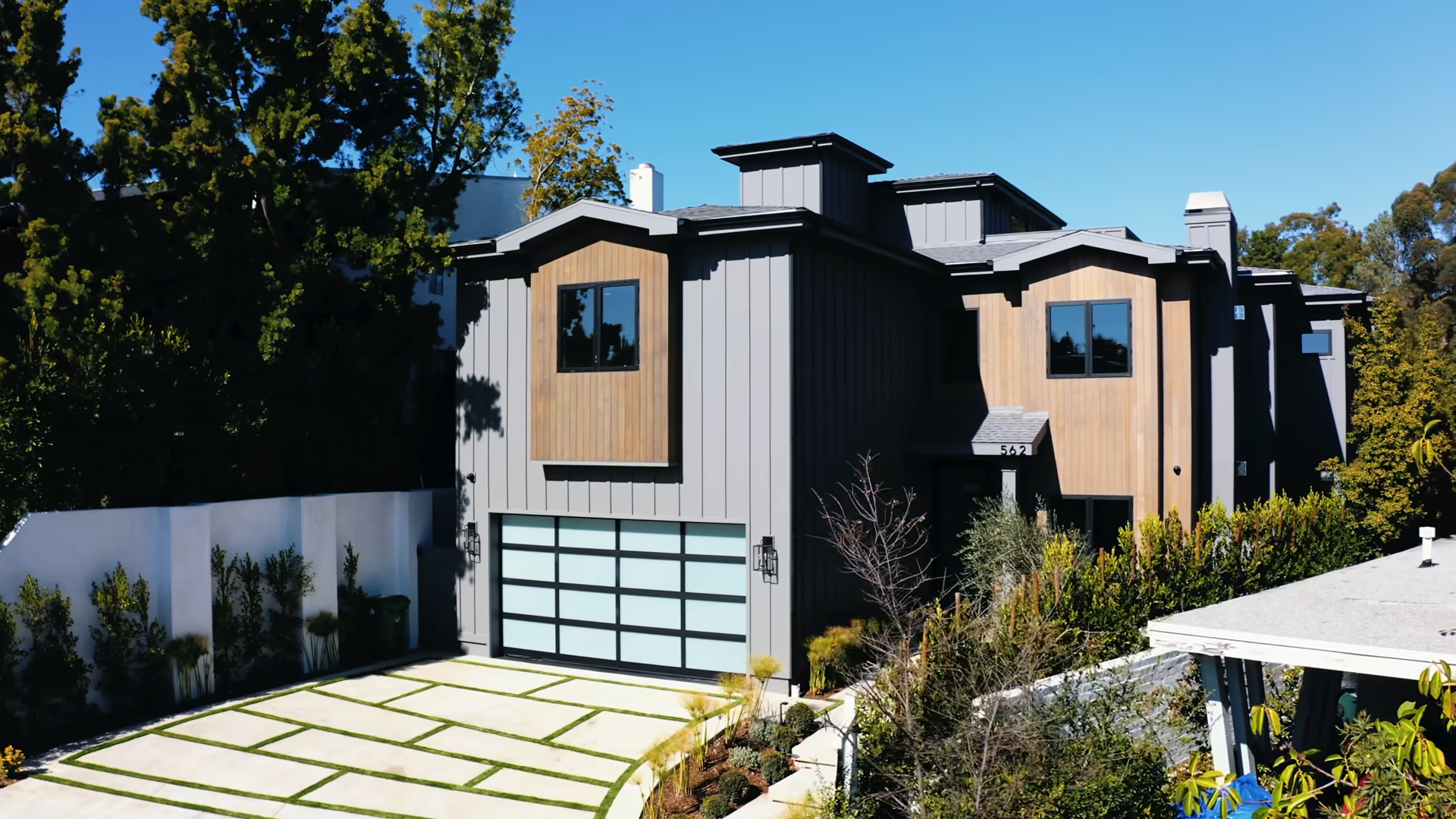 Inside a 3-story Los Angeles modern farmhouse