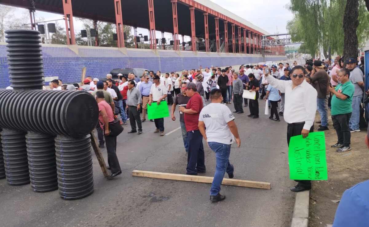Transportistas bloquean Calzada Ignacio Zaragoza; protestan por ...