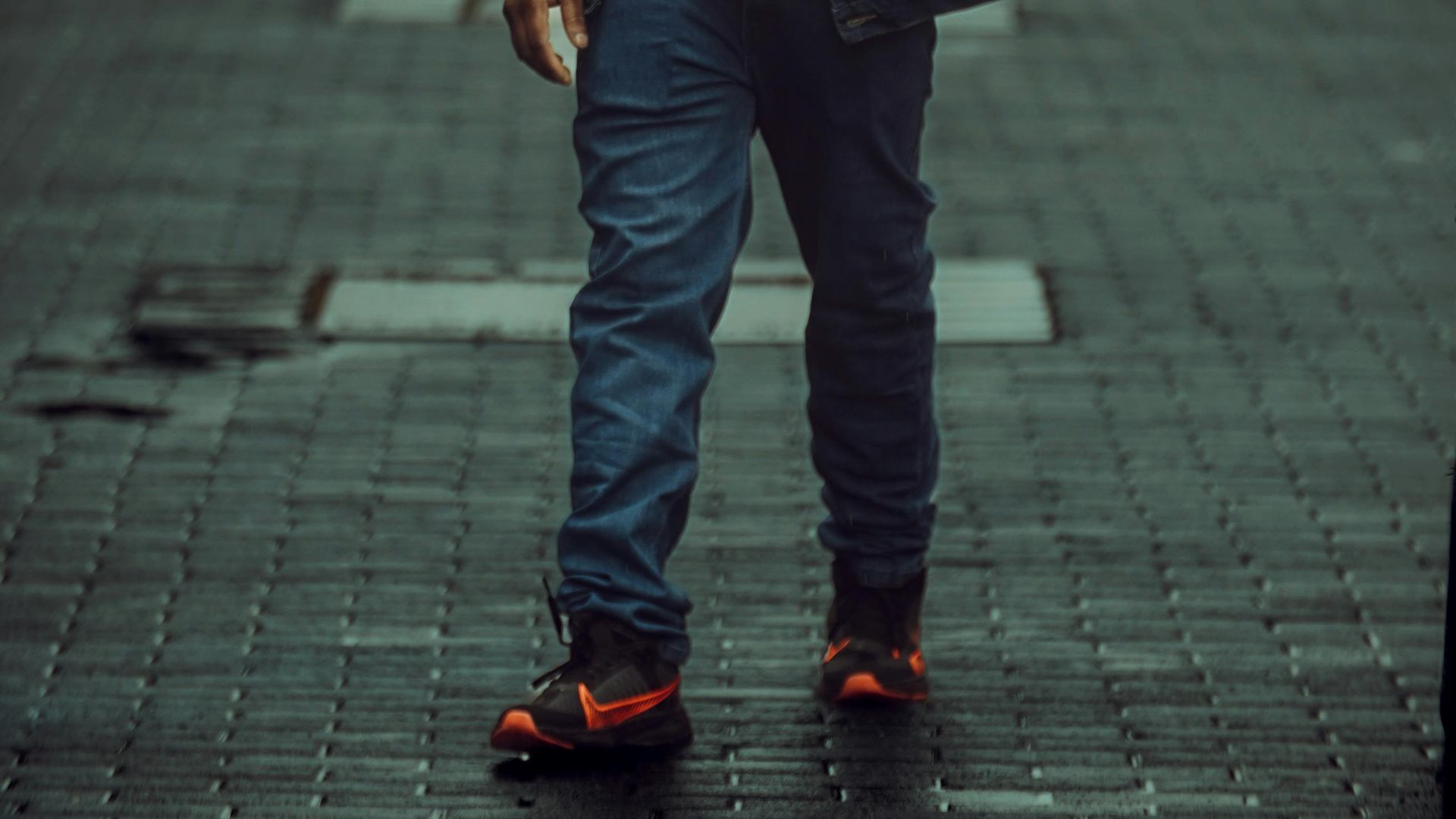 20 outfit details that instantly lower a man's appeal
