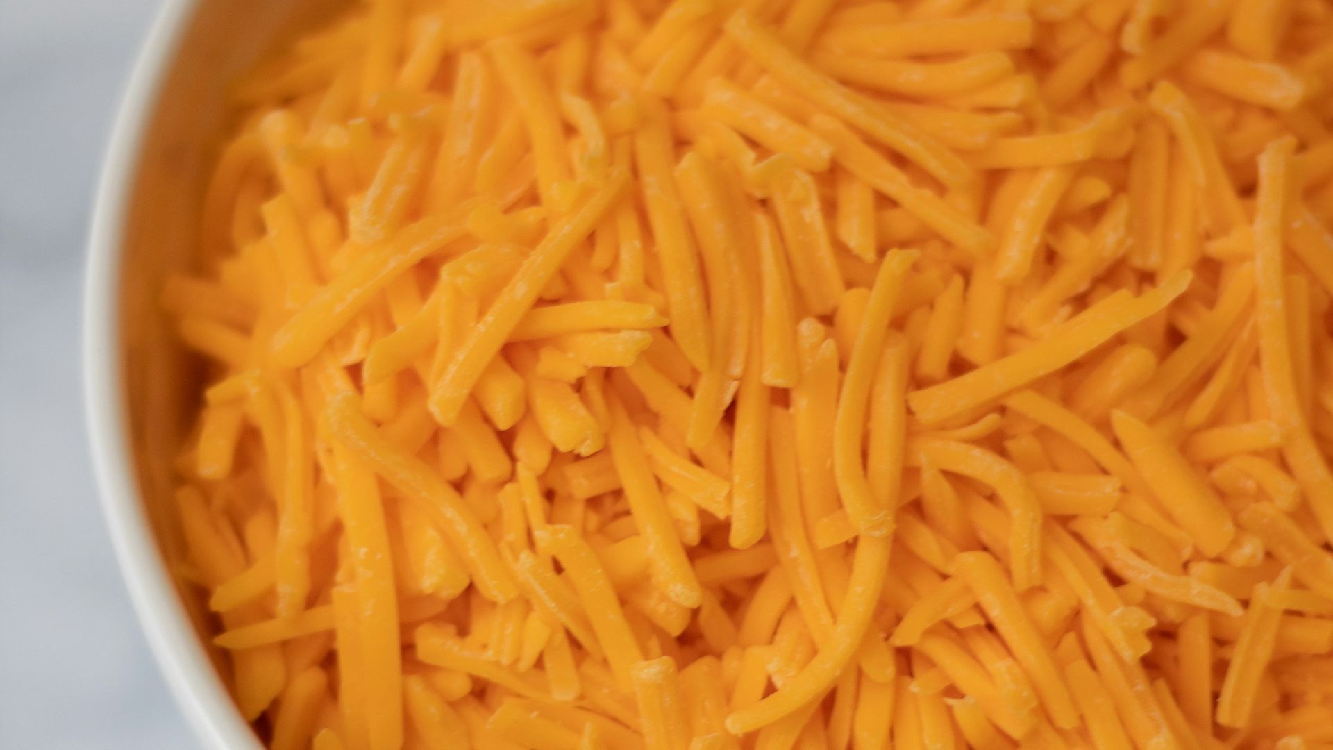 10 reasons you should never buy pre-grated cheese & 10 cheeses to buy ...