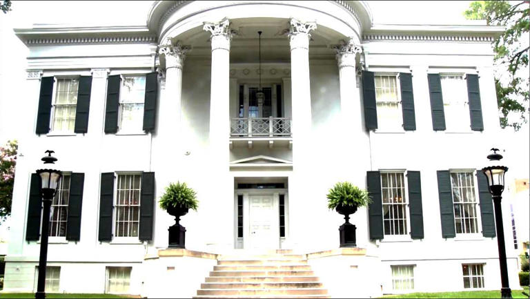 Open Mississippi governor's seat in 2027 sparks early race from ...