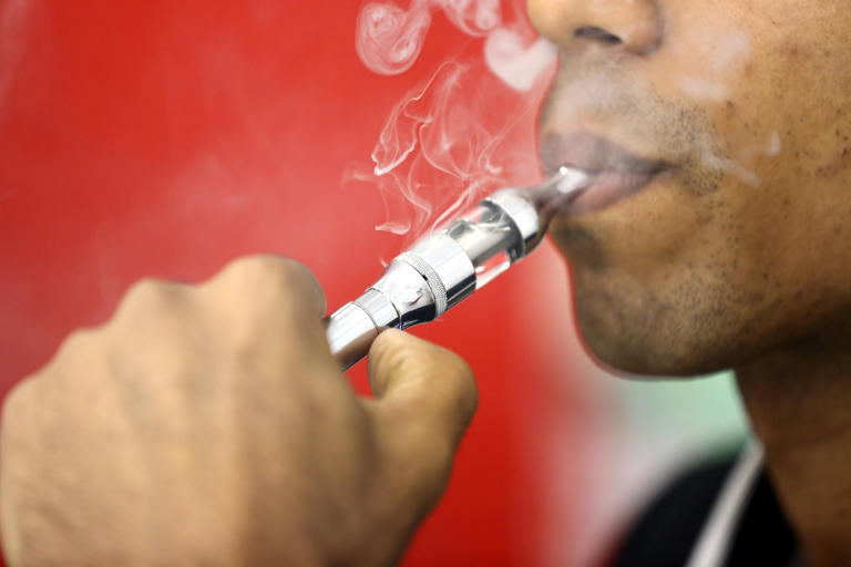 Une majorité de Français pour une interdiction du vapotage dans les ...