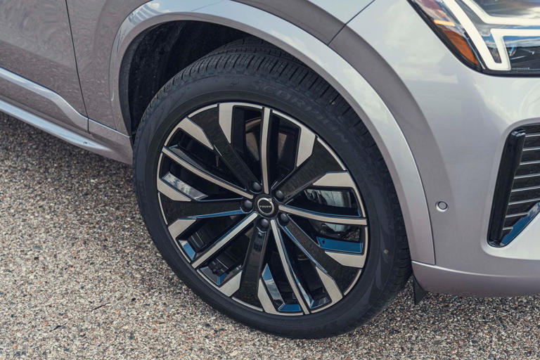 New brick in town: A Volvo XC90 B6 Ultra begins its long-term test