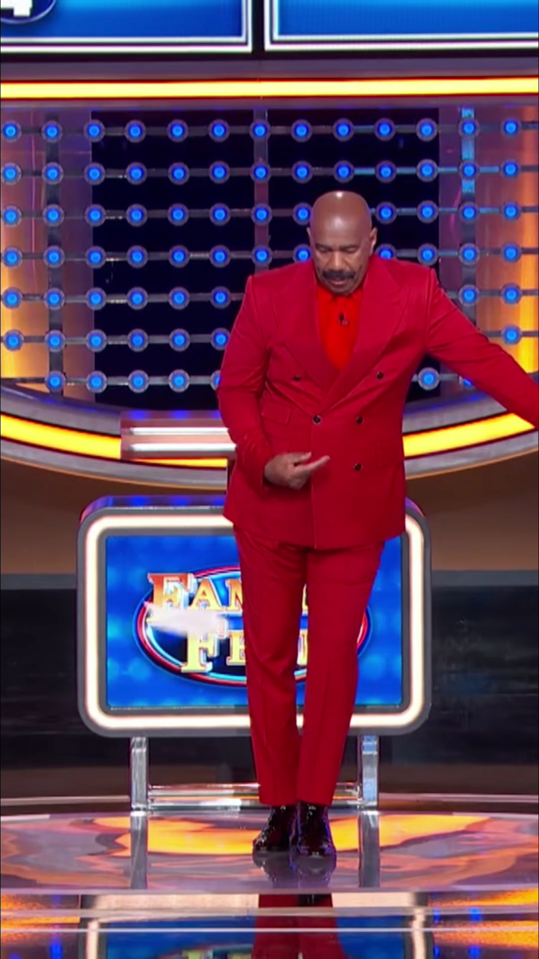 Nobody can hit the board and Steve Harvey finally snaps on Family Feud
