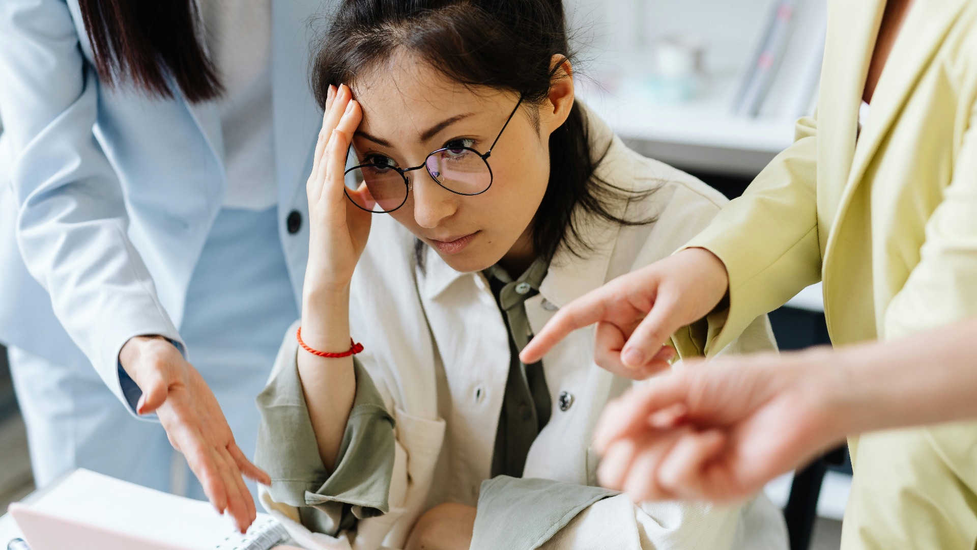 10 disappointing things about being employed & 10 great things