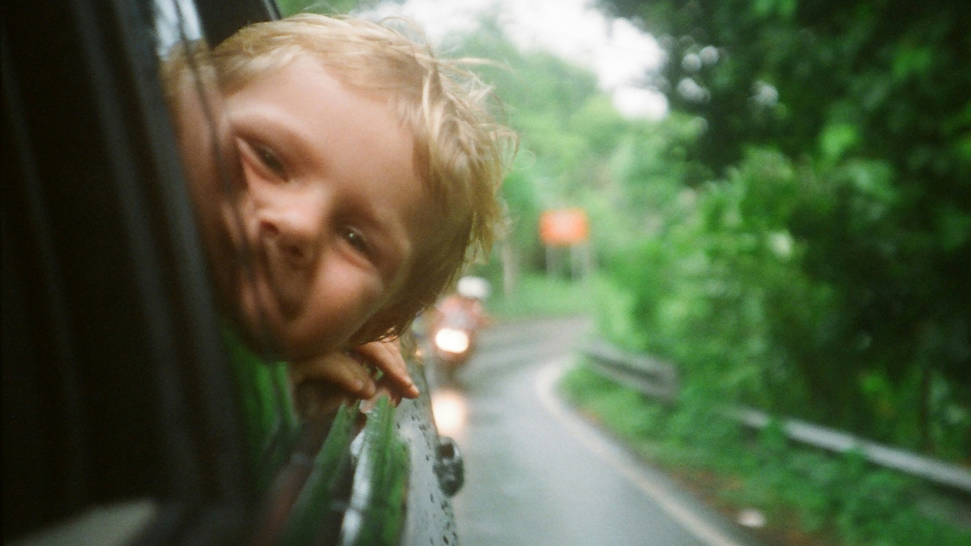 20 annoying things kids do in the car that drive parents crazy