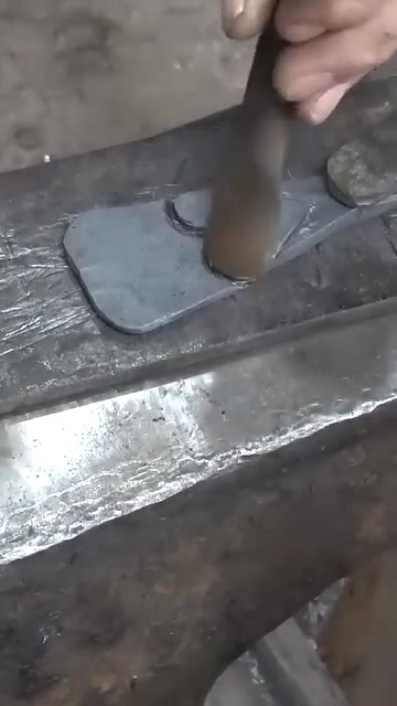 Forging steel scraps into utility hooks