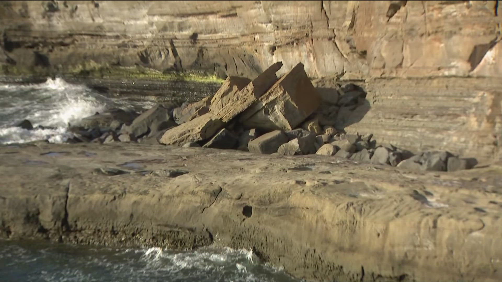 Bluff collapse near Sunset Cliffs sparks renewed warnings over cliff ...