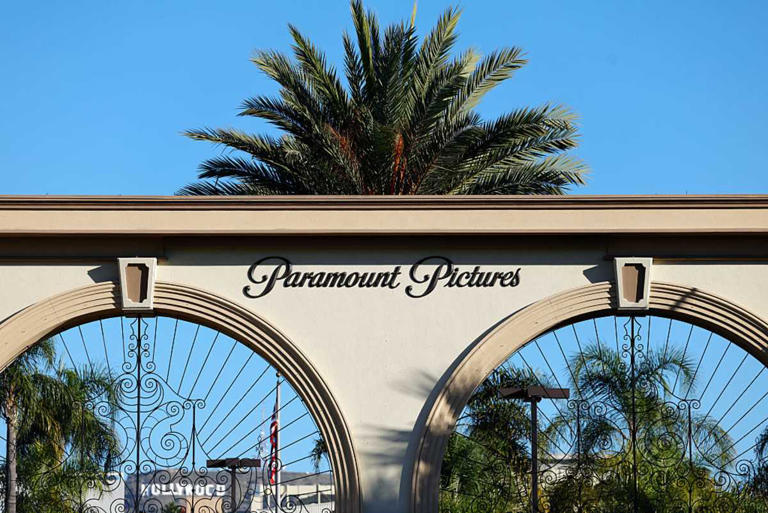 Paramount CEO David Ellison to host invite-only dinner honoring Trump ...