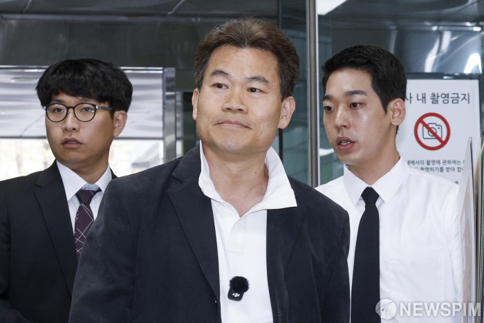 '5.18 북한 개입설' 발언 전한길, 경찰에 고발당해