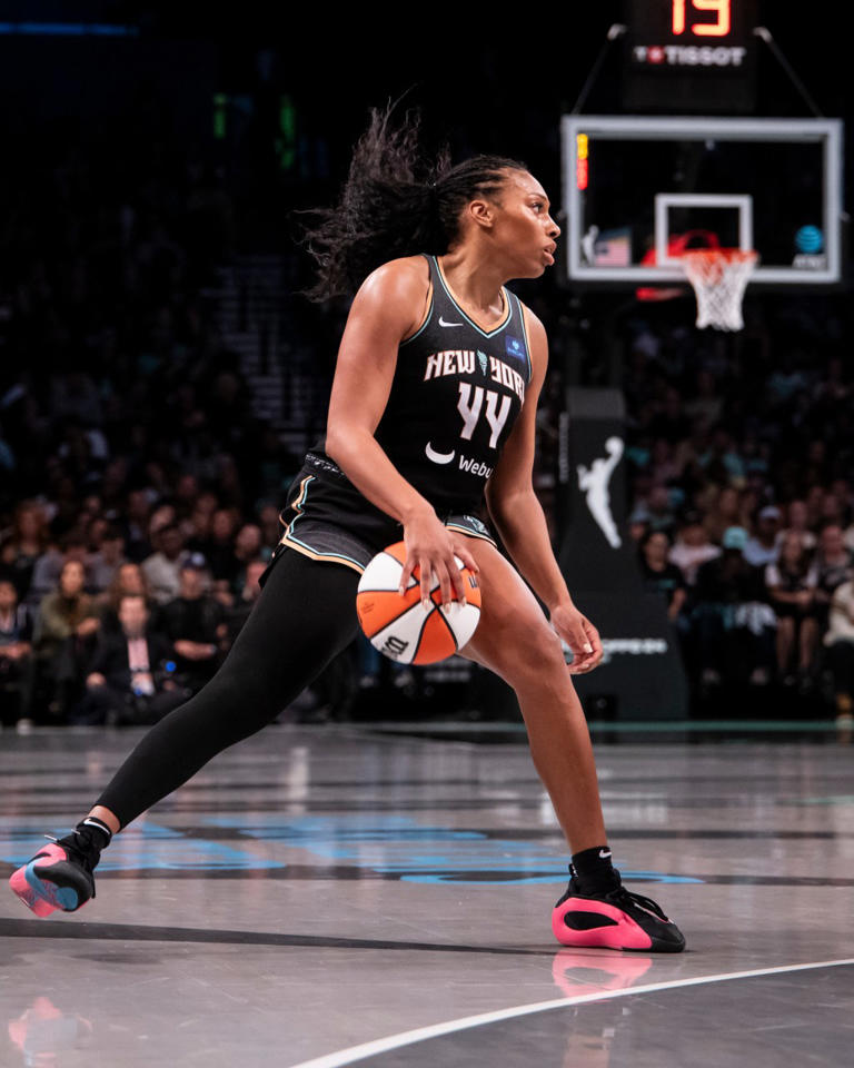 Liberty re-sign Betnijah Laney-Hamilton after lost injury season