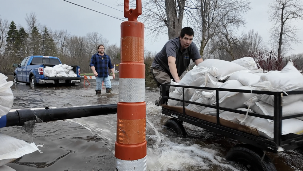 "This is pandemonium," New London community battles against flooding