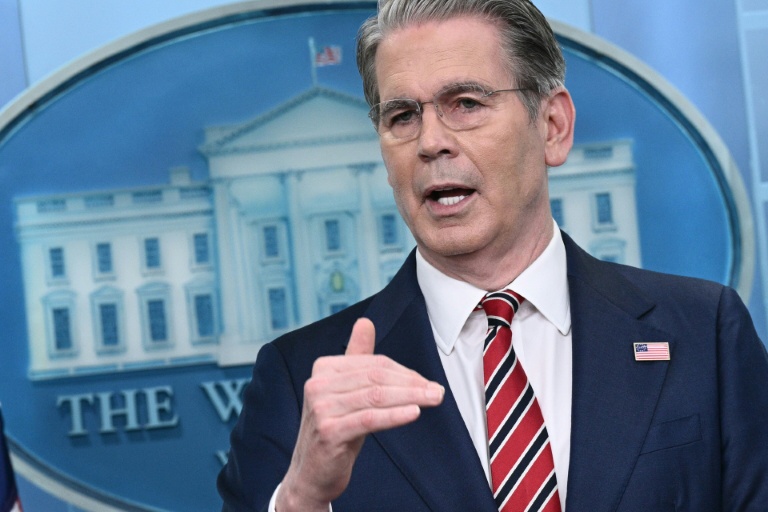 US announces new sanctions against Iran oil sector