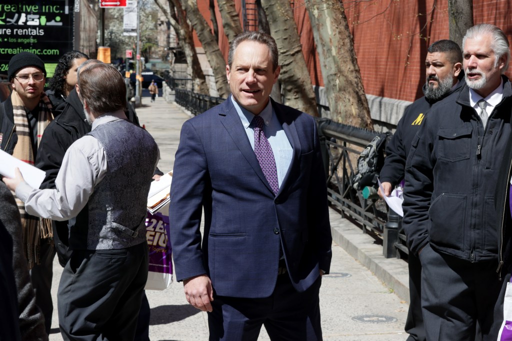 Thousands of NYC doormen, supers set to paralyze posh city lifestyle ...