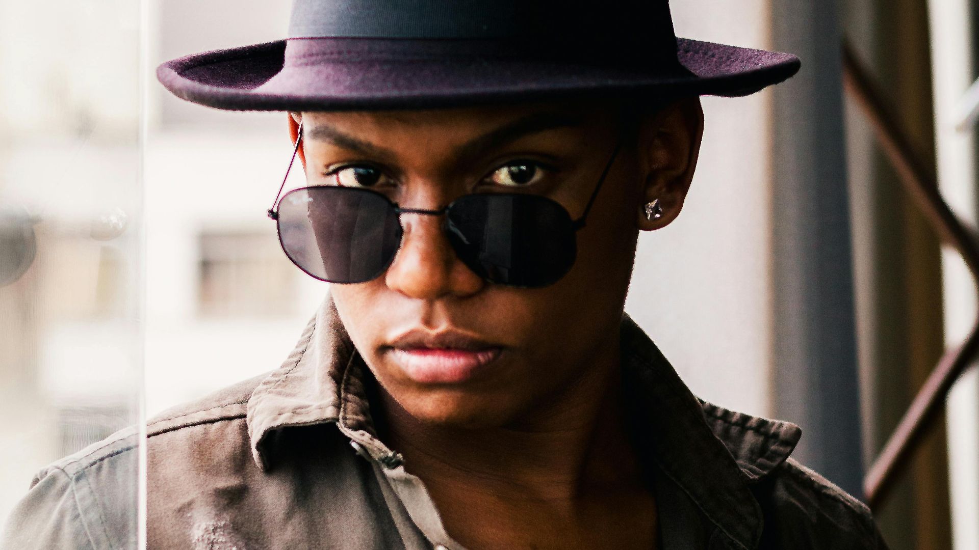 20 outfit details that instantly lower a man's appeal