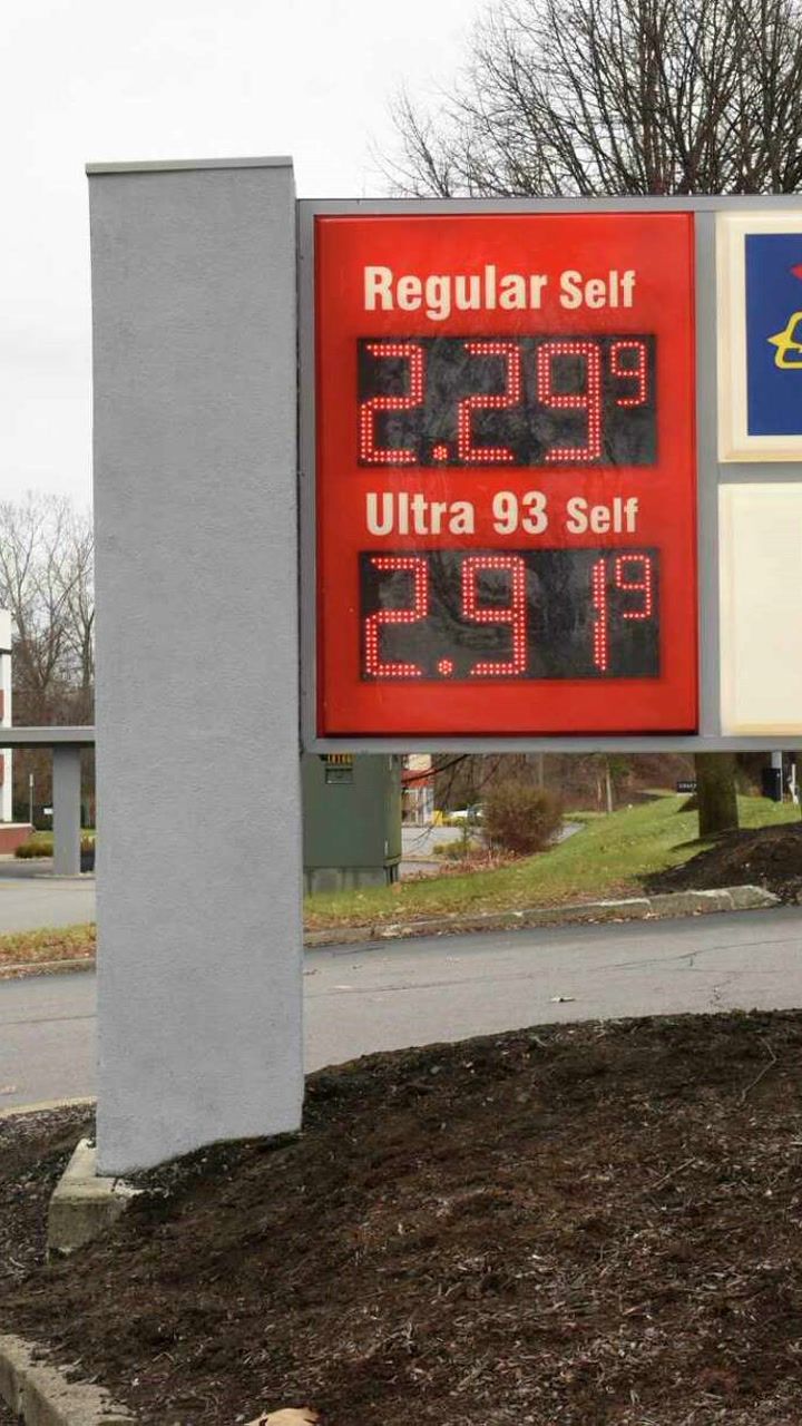 7-Eleven, which also owns Speedway, closing 645 stores