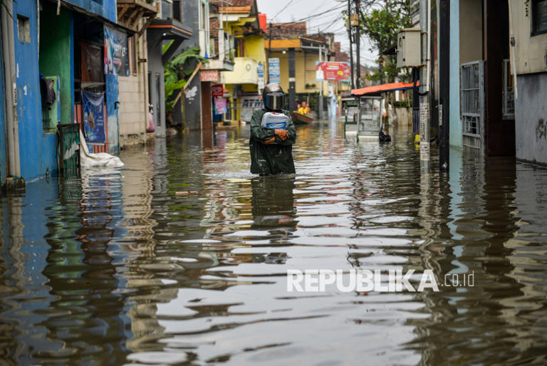 Dedi Mulyad Butuh 1.000 Hektar Lahan untuk Atasi Banjir di Bandung Raya