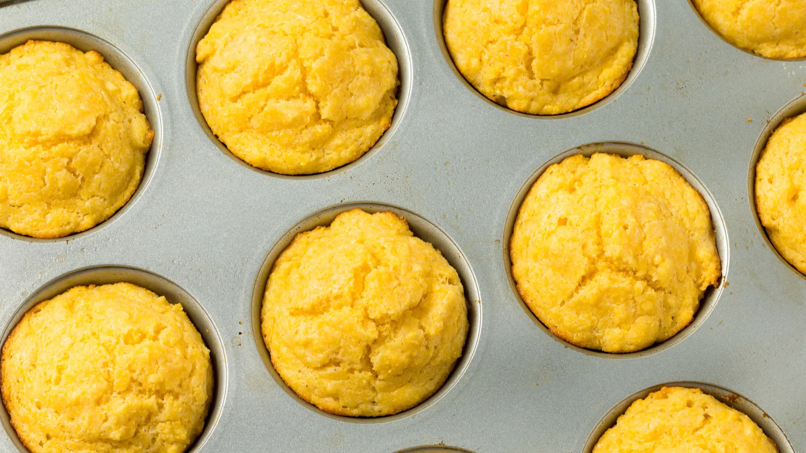 The 9 muffin habits a pastry professional uses that home kitchens often ...