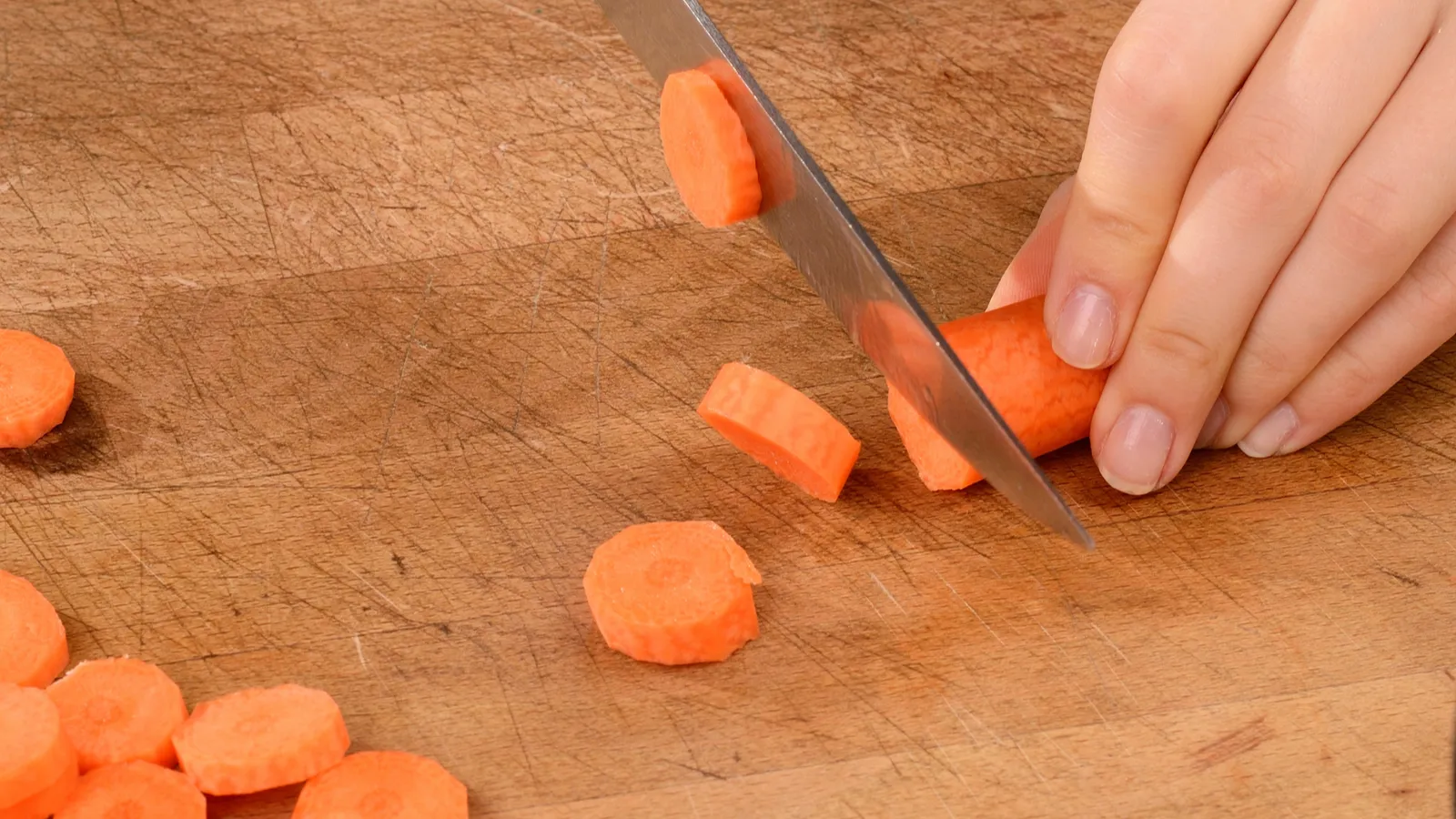 A quick no fuss carrot snack is becoming a go-to bite for busy days