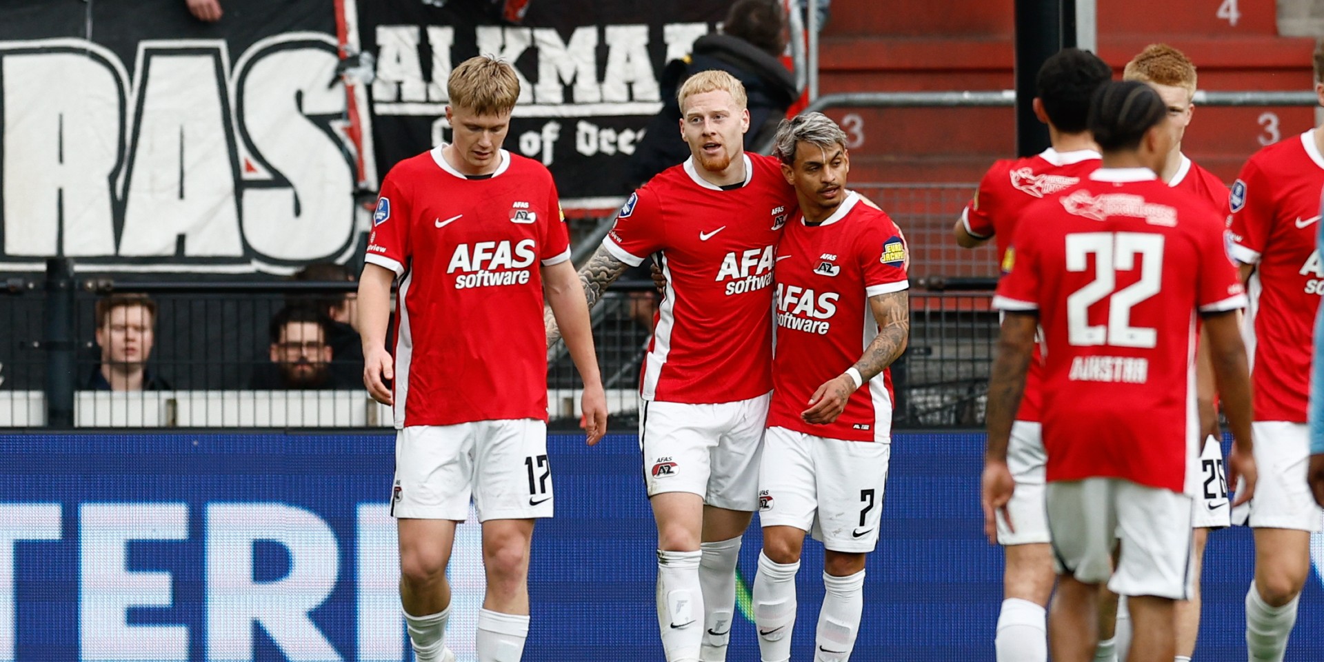 Plafond van Meerdink ligt hoger dan bij AZ, zou top-acht Bundesliga ...
