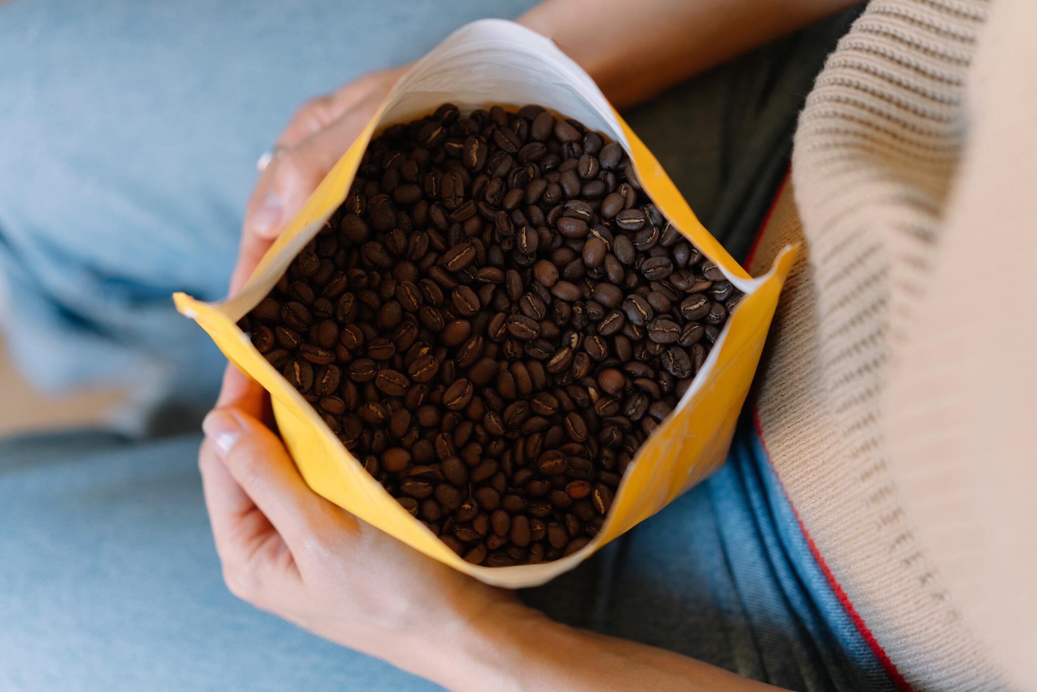 A roaster shares the best way to store coffee beans (it's not the bag ...