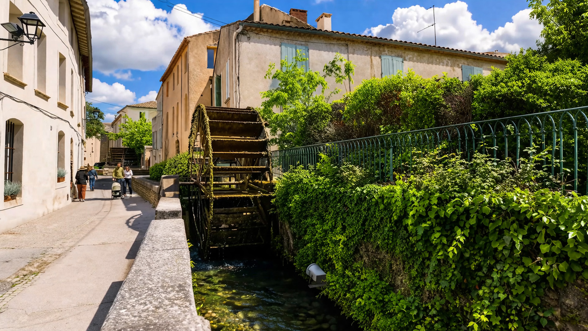 LIsle sur la Sorgue France Scenic River Village (4K)