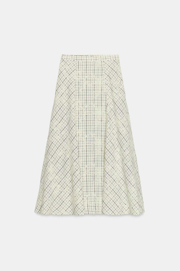 「黒系ボトムスばっかり」→ こっちにチェンジ!【ZARA】40・50代が着映える♡「白系スカート」