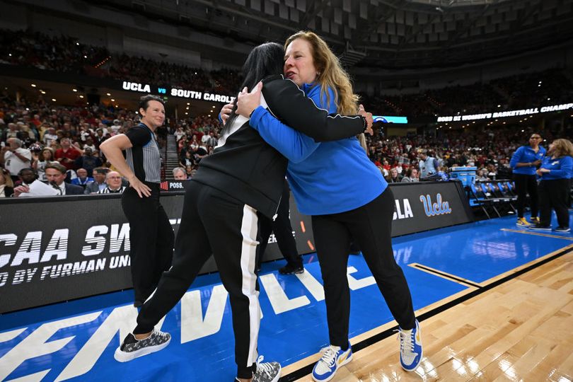 UCLA coach shares verdict on Geno Auriemma meltdown after 'texting a ...