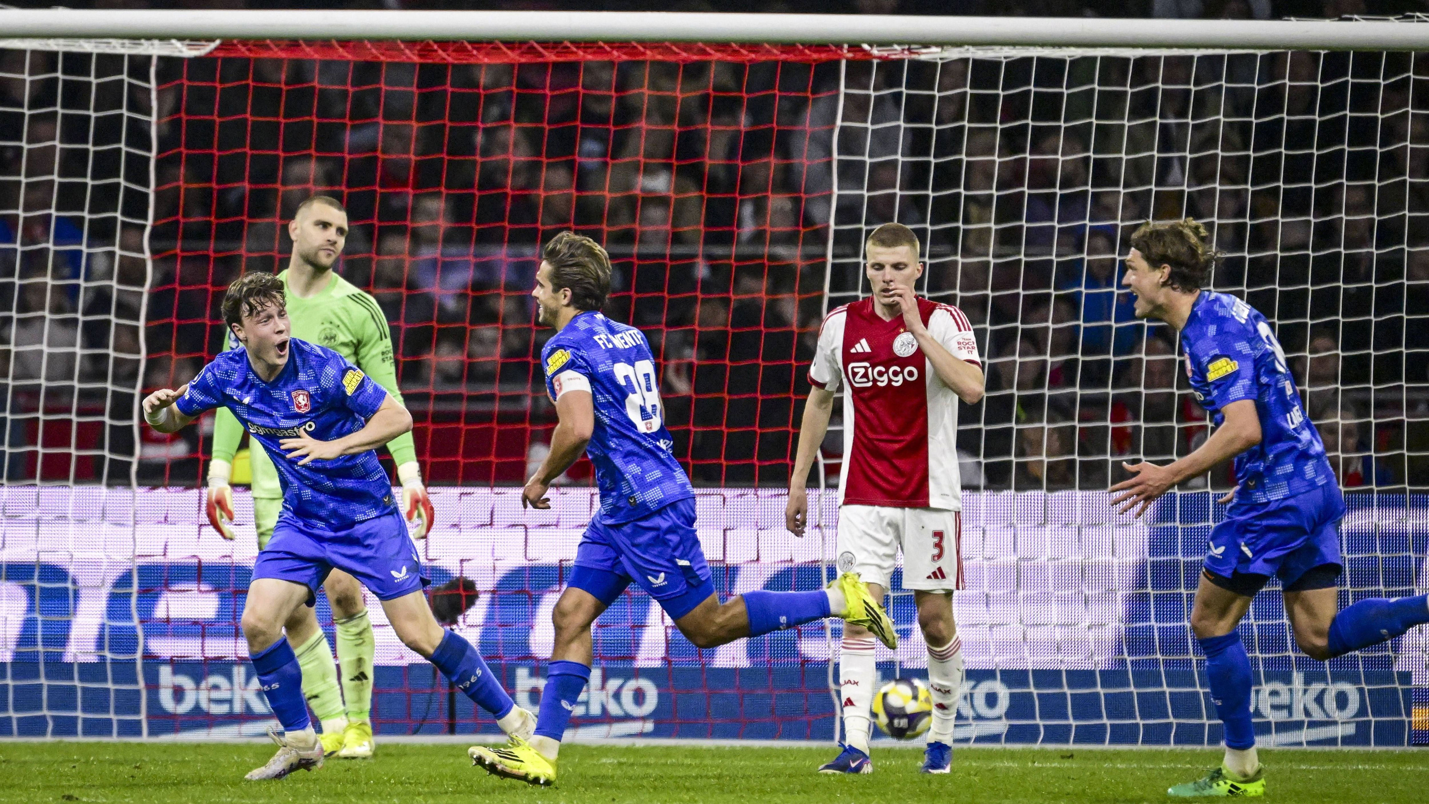 FC Twente wint verdiend in Johan Cruijff ArenA en klimt over Ajax heen