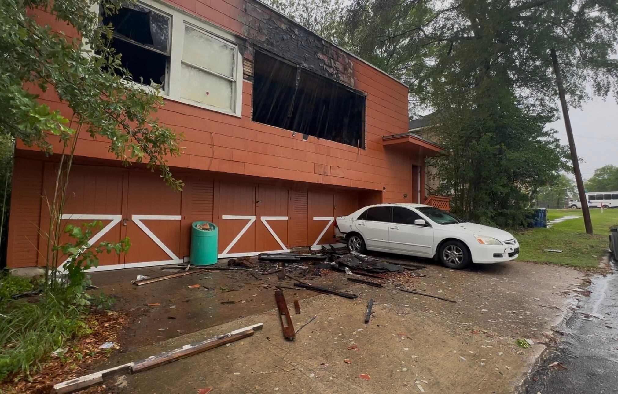 Shreveport duplex fire on Dillingham Avenue sends one to hospital
