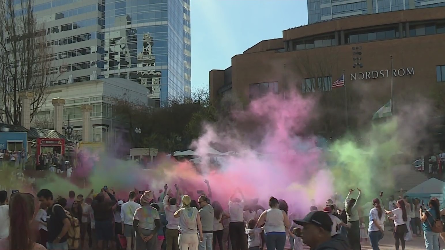 Portland Holi Festival brings color to Pioneer Courthouse Square