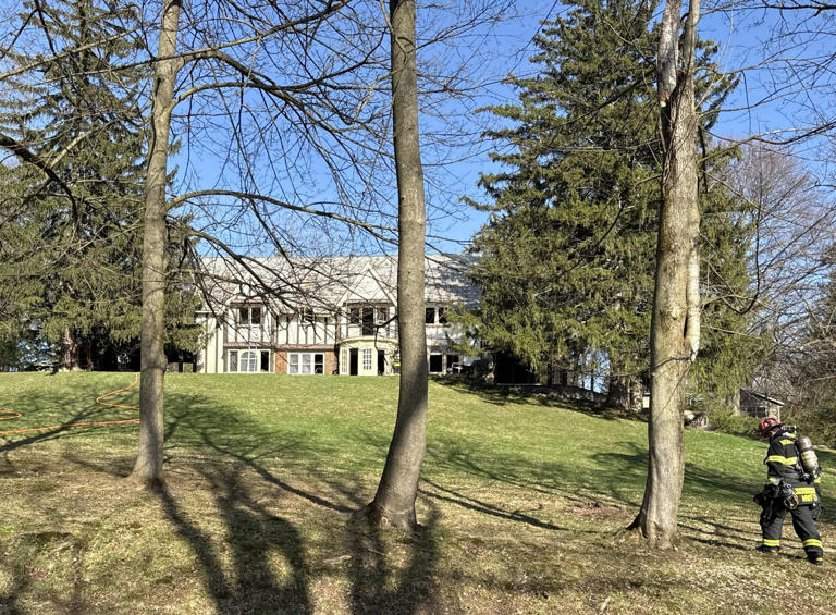 Update: Floor collapses during fire at old Baldwinsville mansion with ...
