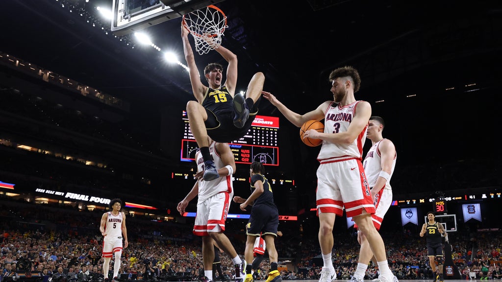 Michigan takes down Arizona 91-73 in Final Four, advances to men's ...