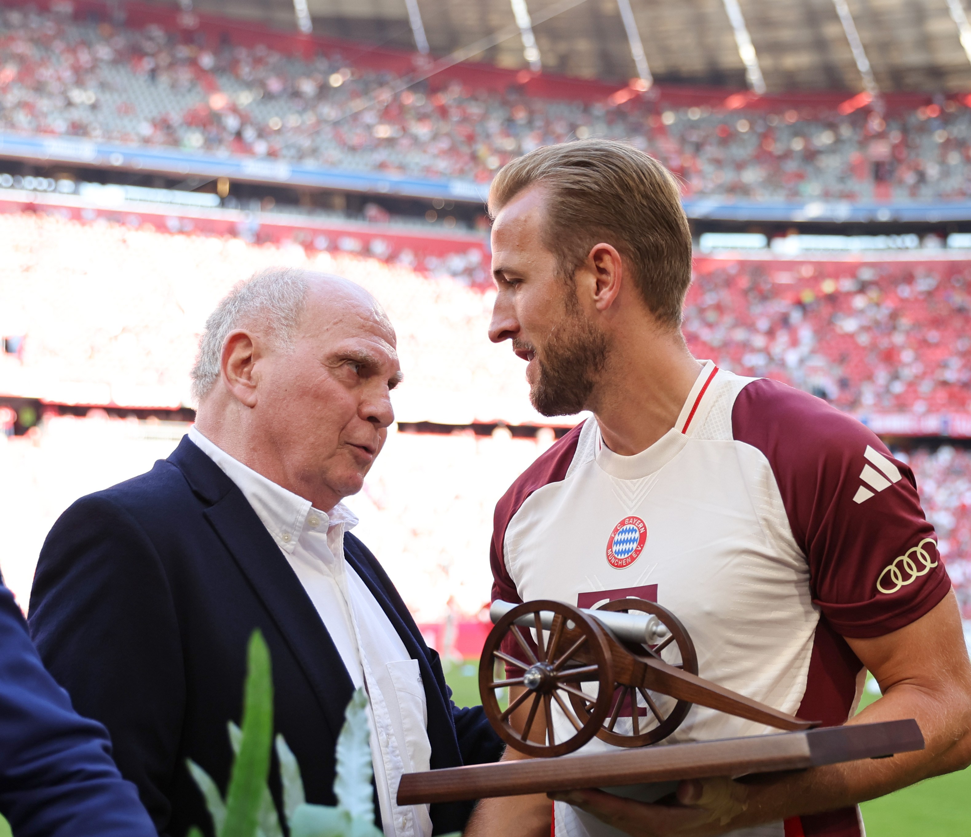 Bayern Munich’s Uli Hoeneß dismisses FC Barcelona’s interest in Harry ...