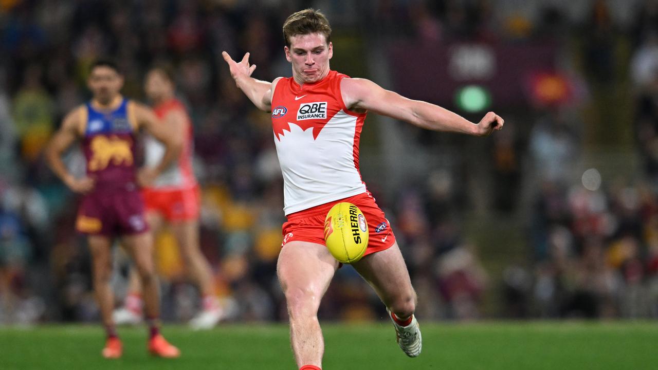 Tiger banned over 'silly' strike as untried ruck looms