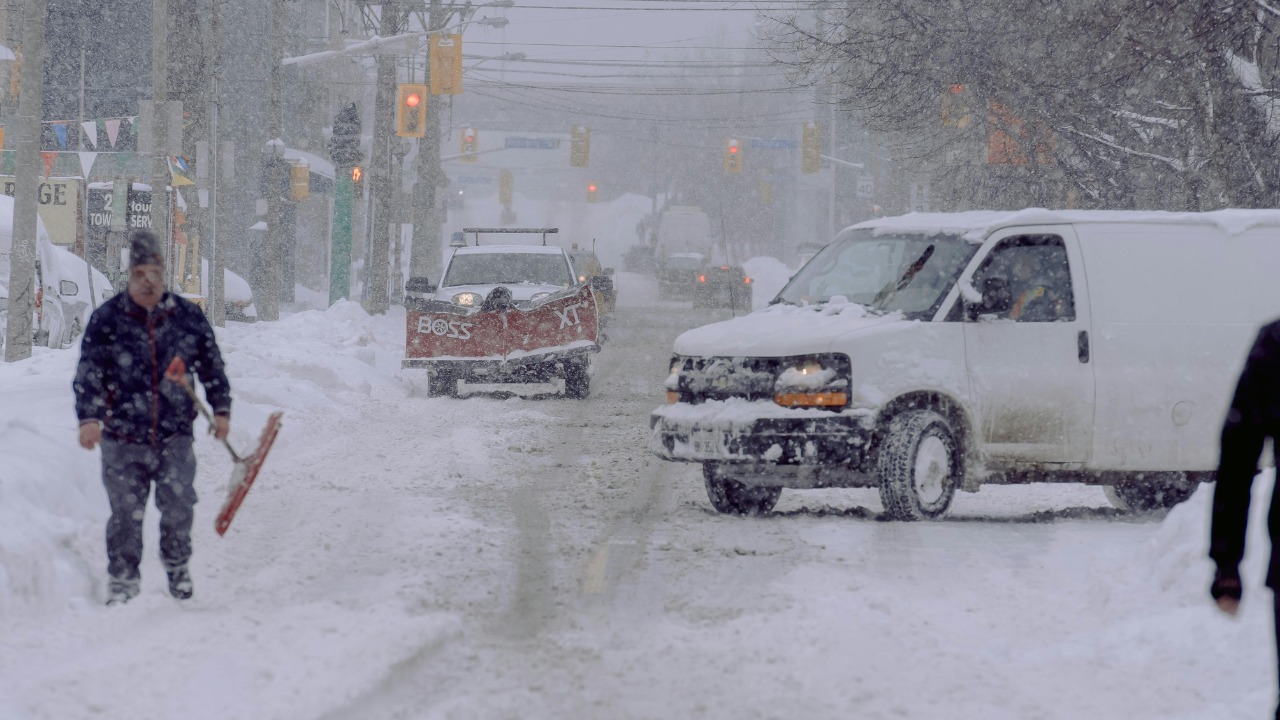 April winter storms bring snow and ice to the northern US