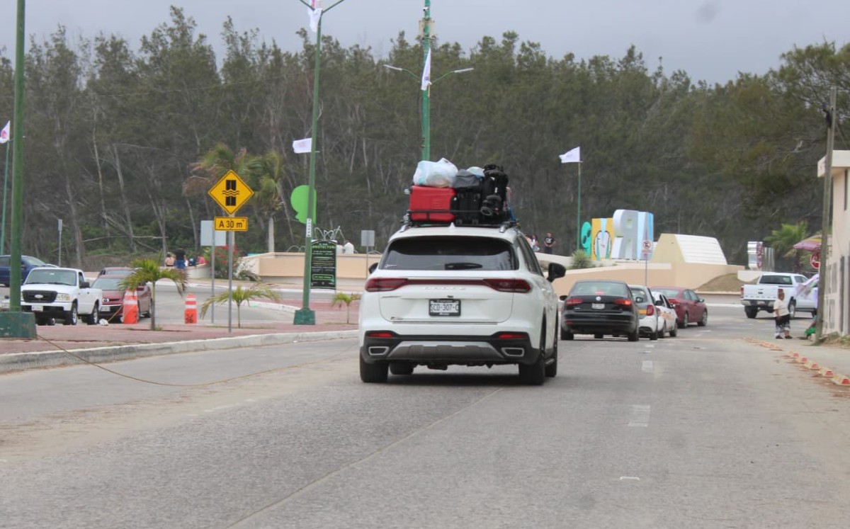 Turistas abandonan Playa Miramar por frente frío 43; Protección Civil ...