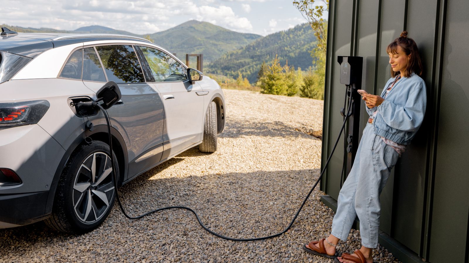 Why so many drivers are ditching EVs for hybrids again
