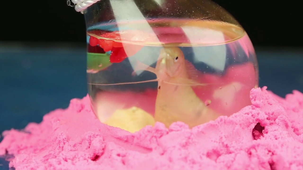 3 creative kinetic sand DIYs: Upcycled fish tank, Coca-Cola bottle ...