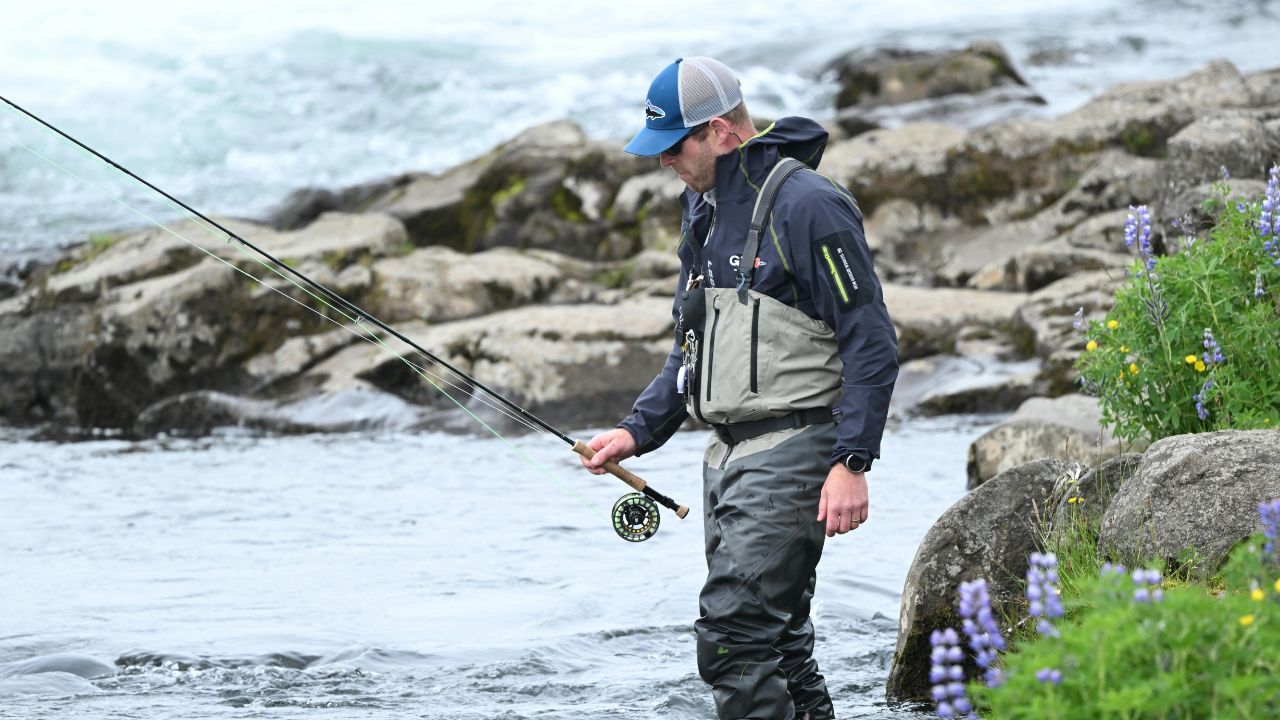 Start fly fishing: 5 essential tips for beginners