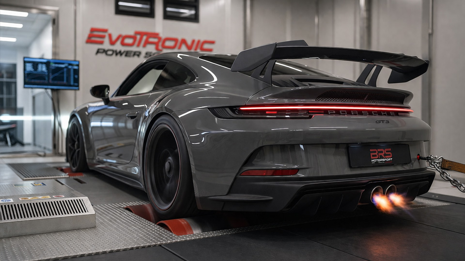 Porsche 992 GT3 flat-six sound high rev 9,000 RPM dyno
